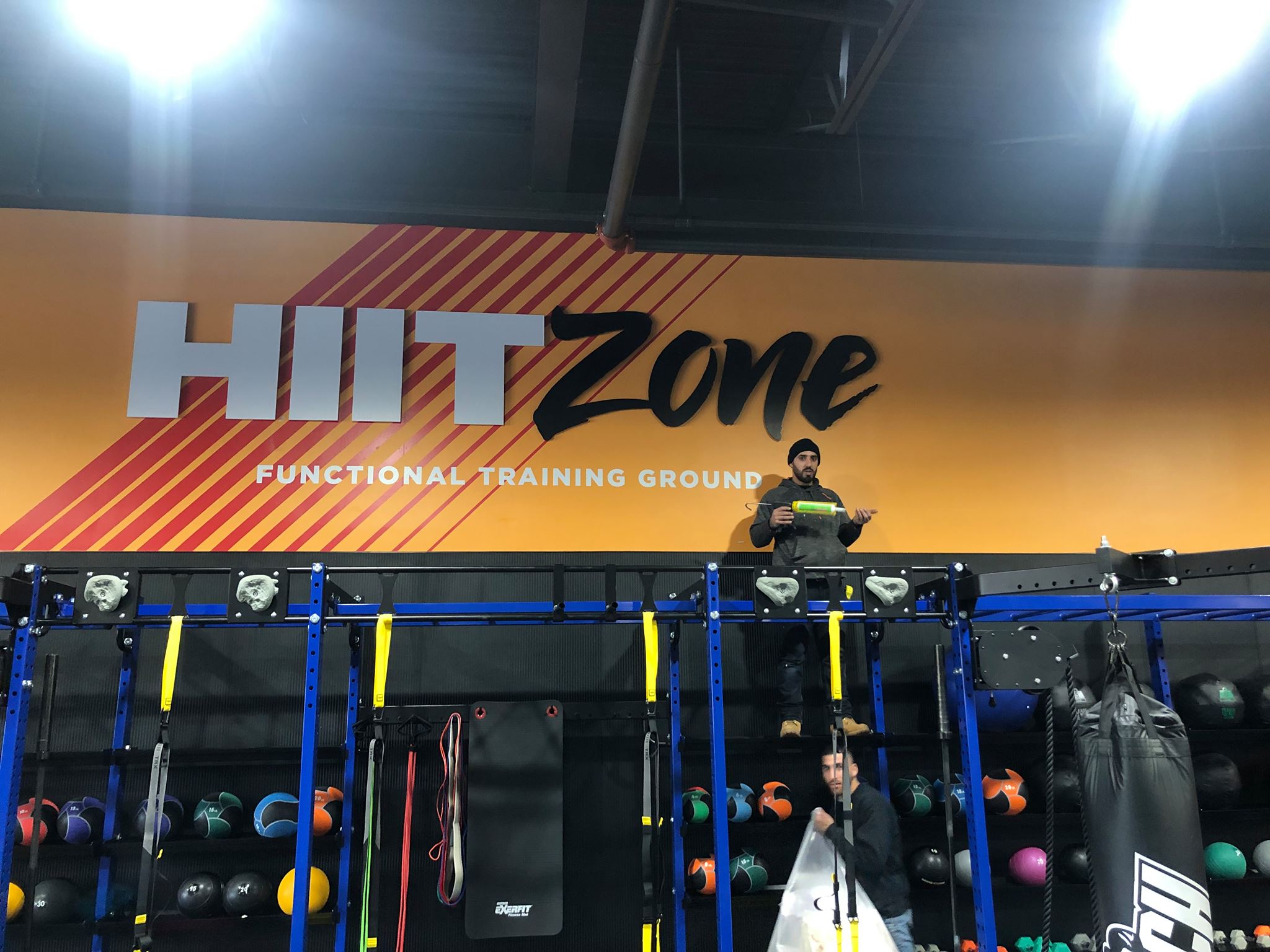 Crunch Fitness – ARCHITECTURAL SIGNAGE AND DISPLAYS